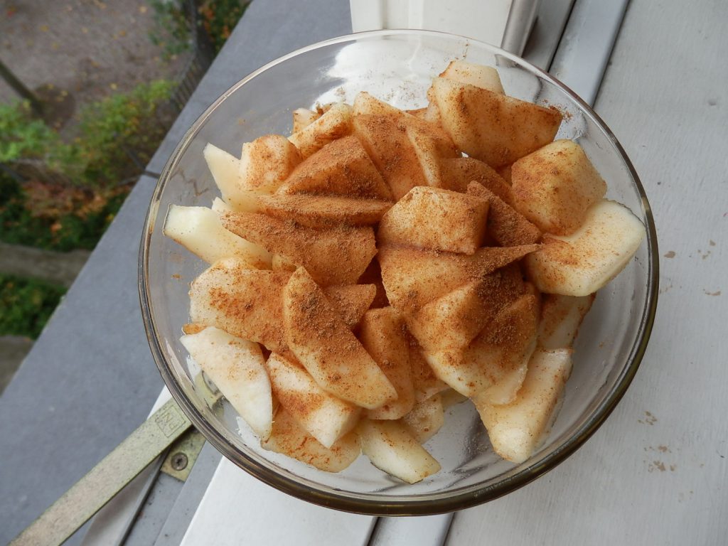 Conference Pear with Ceylon Cinnamon & Lemon Juice | GrapeGate